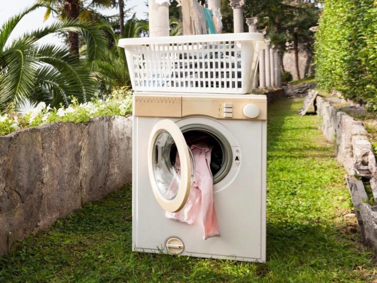 Can You Put the Washer and Dryer in the Garage? (Answered) - HomeApricot
